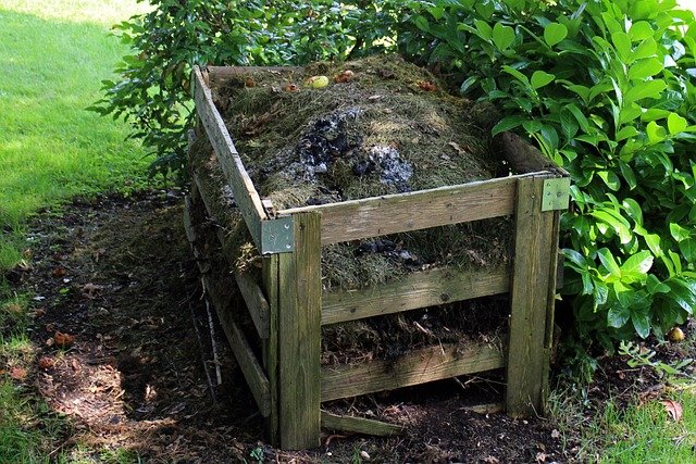 Composteur en bois : La solution parfaite pour le compostage domestique ...